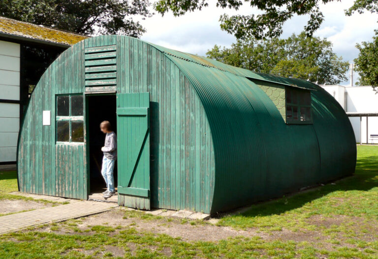 What is a Nissen Hut? Quonset vs Nissen Comparison